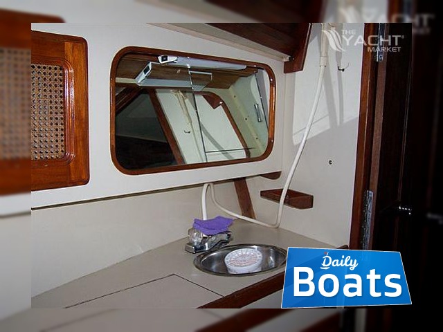 1985 Islander 38 C for sale. View price, photos and Buy 1985 Islander ...