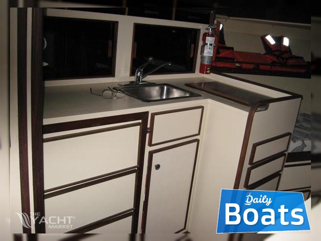 1984 Hatteras 32 Flybridge Fisherman for sale. View price, photos and ...