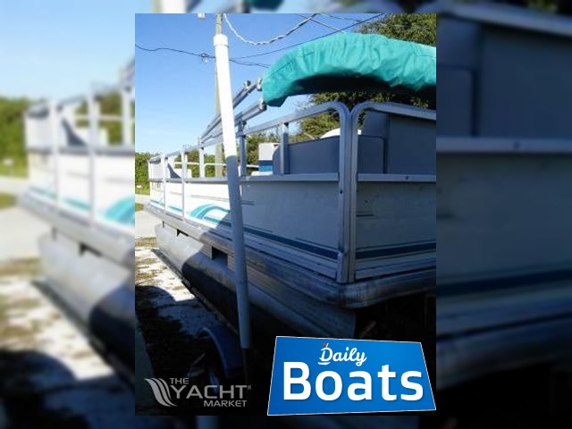 2005 Sun Tracker Party Barge 17 Signature Series for sale. View price ...