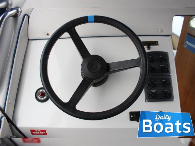 2001 Dolphin 21 for sale. View price, photos and Buy 2001 Dolphin 21 ...