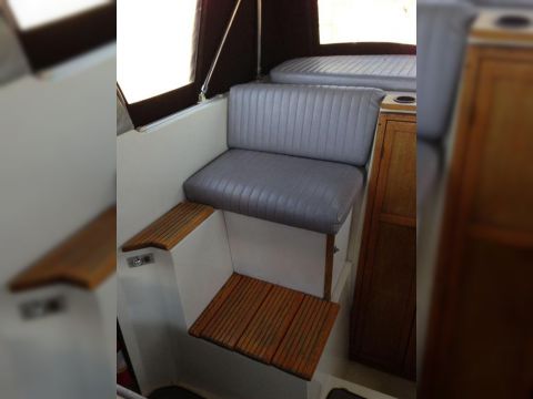 1987 Carver 28 Riviera for sale. View price, photos and Buy 1987 Carver ...