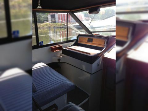 1987 Carver 28 Riviera for sale. View price, photos and Buy 1987 Carver ...