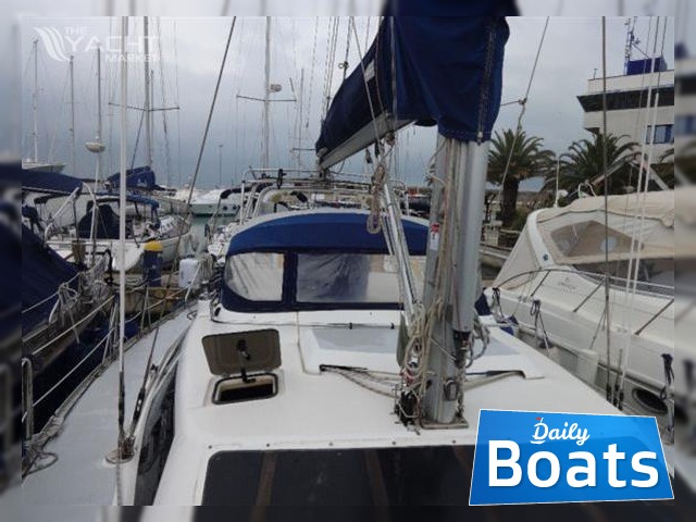 1995 Hunter Marine Co - Usa Legend 42 Passage for sale. View price ...