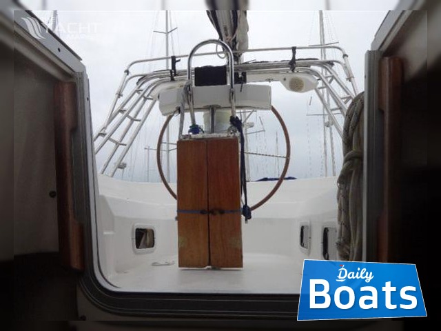 1995 Hunter Marine Co - Usa Legend 42 Passage for sale. View price ...