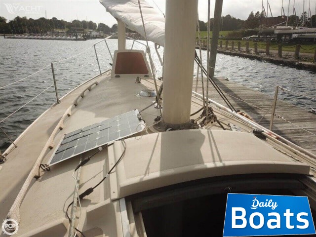 1980 Tillotson & Pearson Freedom 28 for sale. View price, photos and ...