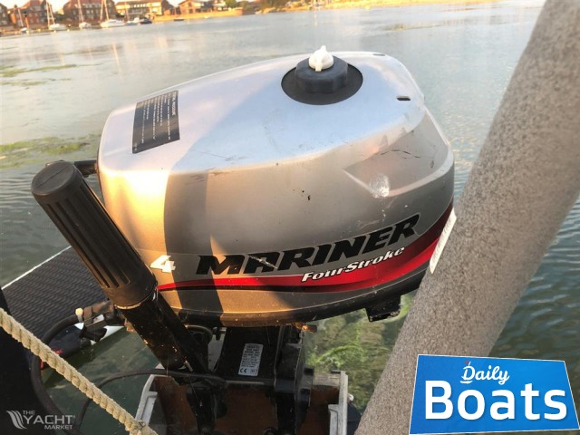 1982 Hunter Medina for sale. View price, photos and Buy 1982 Hunter ...