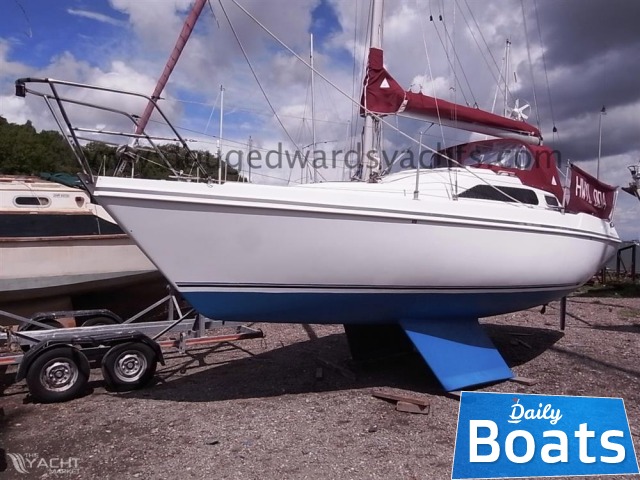 1990 Hunter Horizon 27 for sale. View price, photos and Buy 1990 Hunter ...