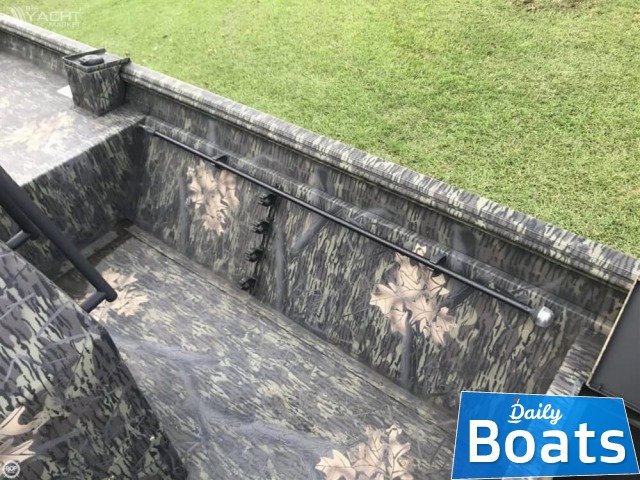 2017 Lowe 2070 Archer for sale. View price, photos and Buy 2017 Lowe ...