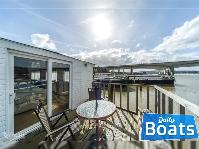 Used barges Houseboat thames lighter for sale - Daily Boats