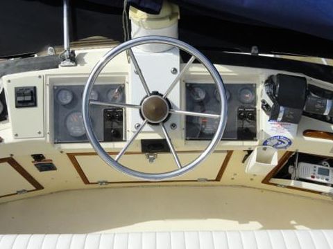 1983 Phoenix 29 Flybridge for sale. View price, photos and Buy 1983 ...