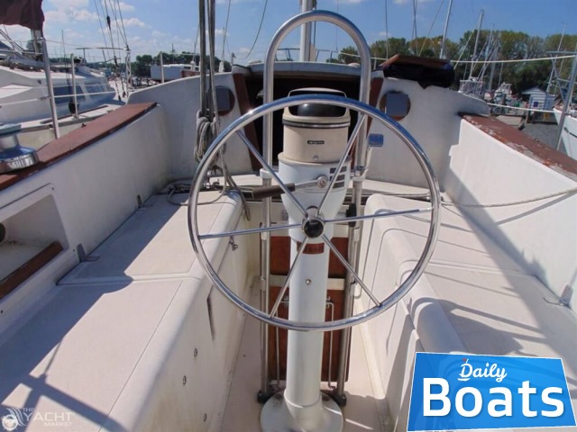 1983 Lippincott 30 for sale. View price, photos and Buy 1983 Lippincott ...