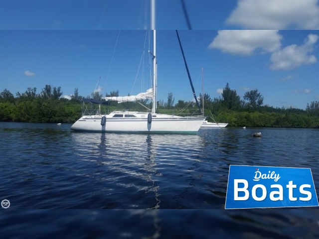 1990 Hunter 35.5 Legend for sale. View price, photos and Buy 1990 ...