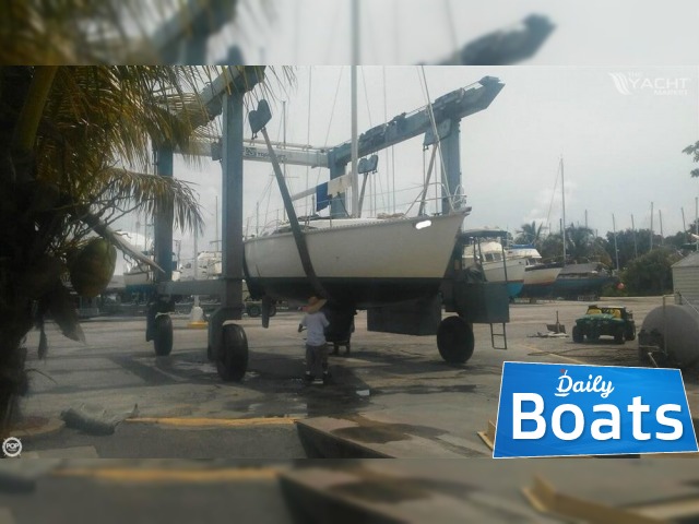 1988 Hunter 35 Legend for sale. View price, photos and Buy 1988 Hunter ...