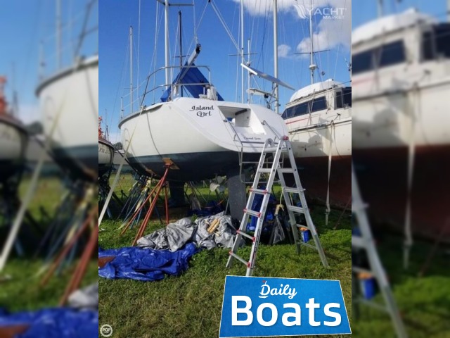 1988 Hunter 35 Legend for sale. View price, photos and Buy 1988 Hunter ...