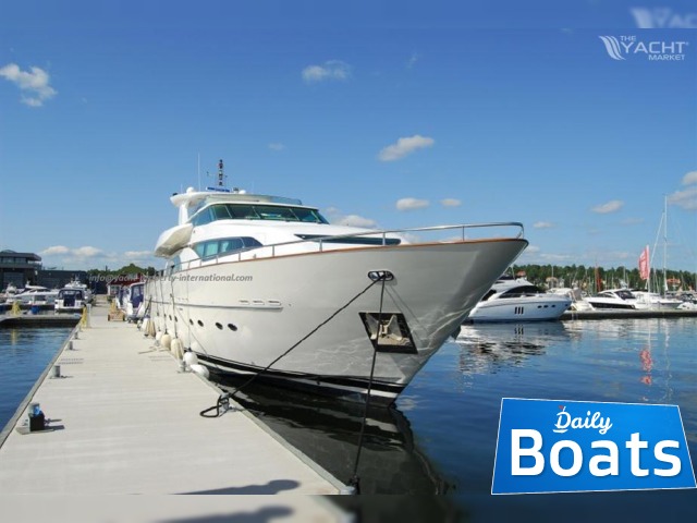 2000 Azimut Yachts 30M Fly for sale. View price, photos and Buy 2000 ...