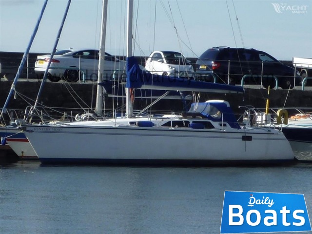 1989 Hunter Legend 335 for sale. View price, photos and Buy 1989 Hunter ...