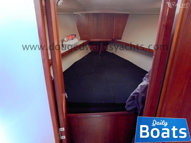 1989 Hunter Legend 335 for sale. View price, photos and Buy 1989 Hunter ...