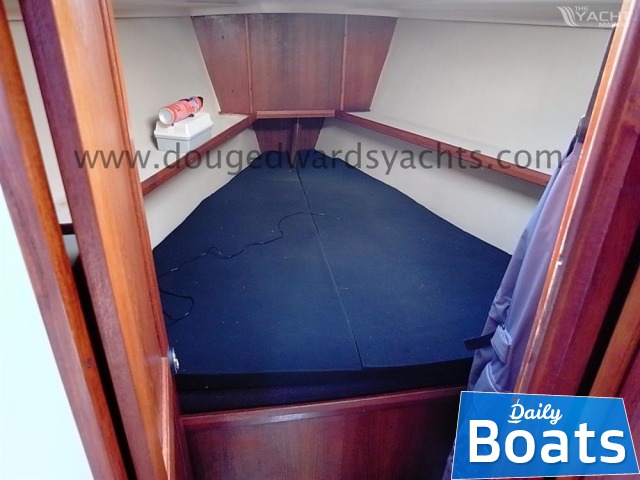 1989 Hunter Legend 335 for sale. View price, photos and Buy 1989 Hunter ...