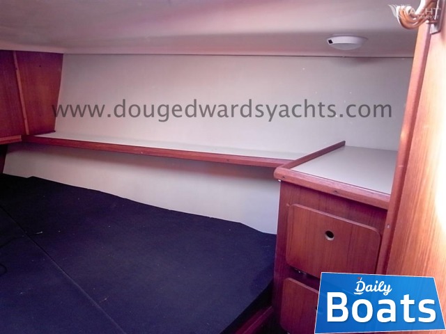 1989 Hunter Legend 335 for sale. View price, photos and Buy 1989 Hunter ...