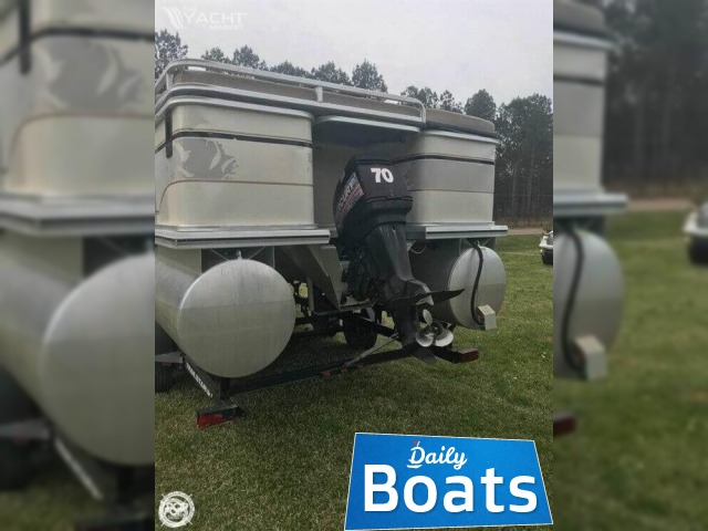 2002 Sun Tracker Regency 22 Party Barge for sale. View price, photos ...