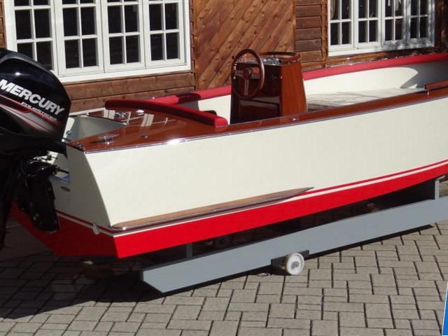 2017 Italian Yard Wooden Center Console Tender 17 for sale. View price ...