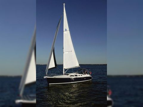 2011 Hunter Legend 41 Ds for sale. View price, photos and Buy 2011 ...