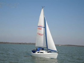 Used Hunter channel 27 for sale - Daily Boats