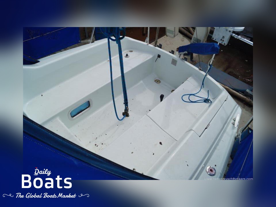 2001 Hunter Channel 27 for sale. View price, photos and Buy 2001 Hunter ...