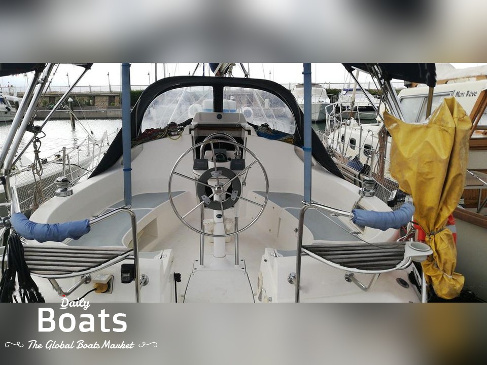 2003 Hunter 326 for sale. View price, photos and Buy 2003 Hunter 326 ...