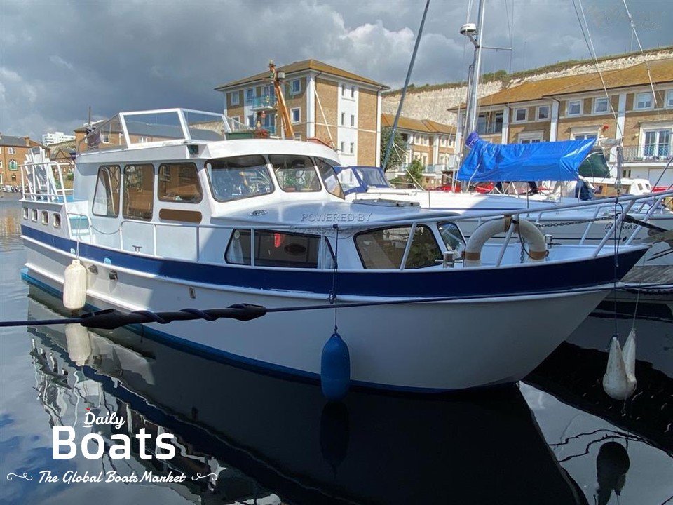 1995 Crown Cruisers for sale. View price, photos and Buy 1995 Crown ...