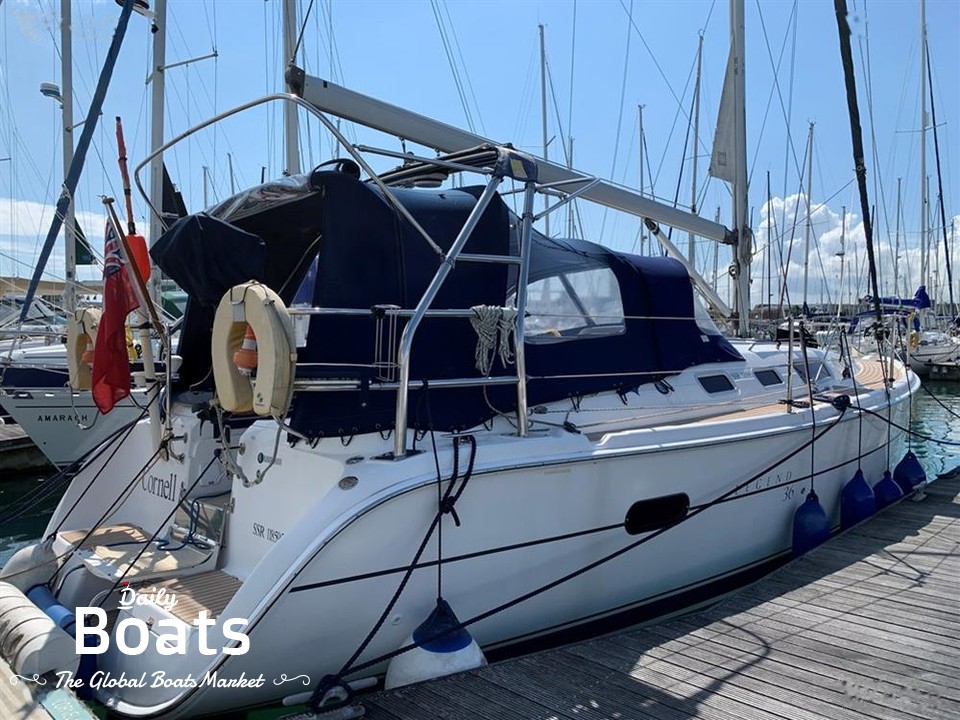 2005 Hunter Legend 36 for sale. View price, photos and Buy 2005 Hunter ...