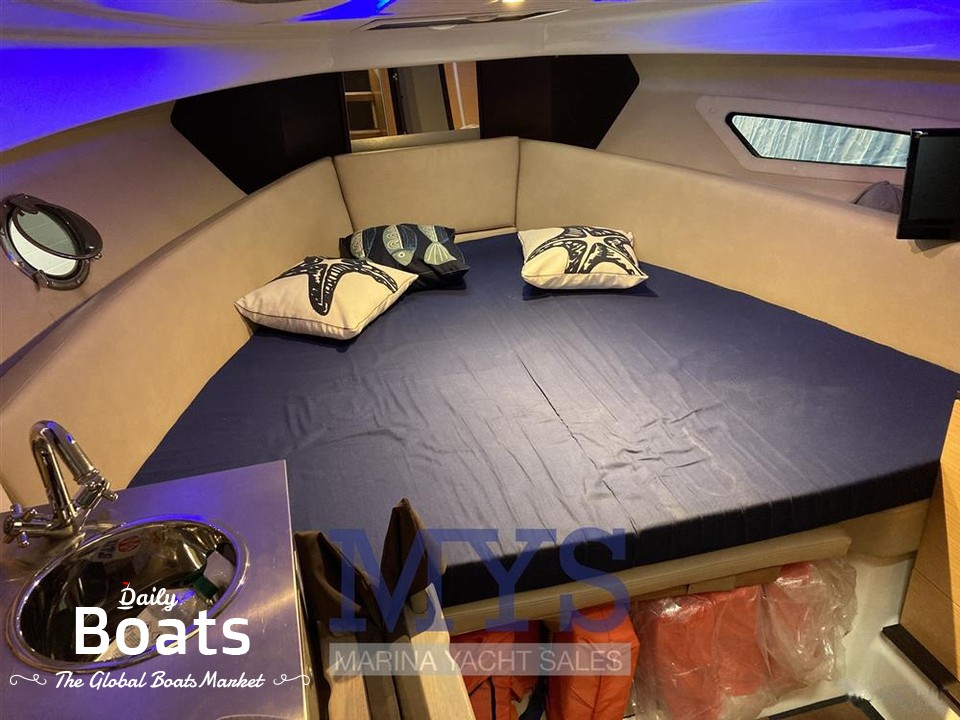 2009 Cranchi 29 Zaffiro for sale. View price, photos and Buy 2009 ...