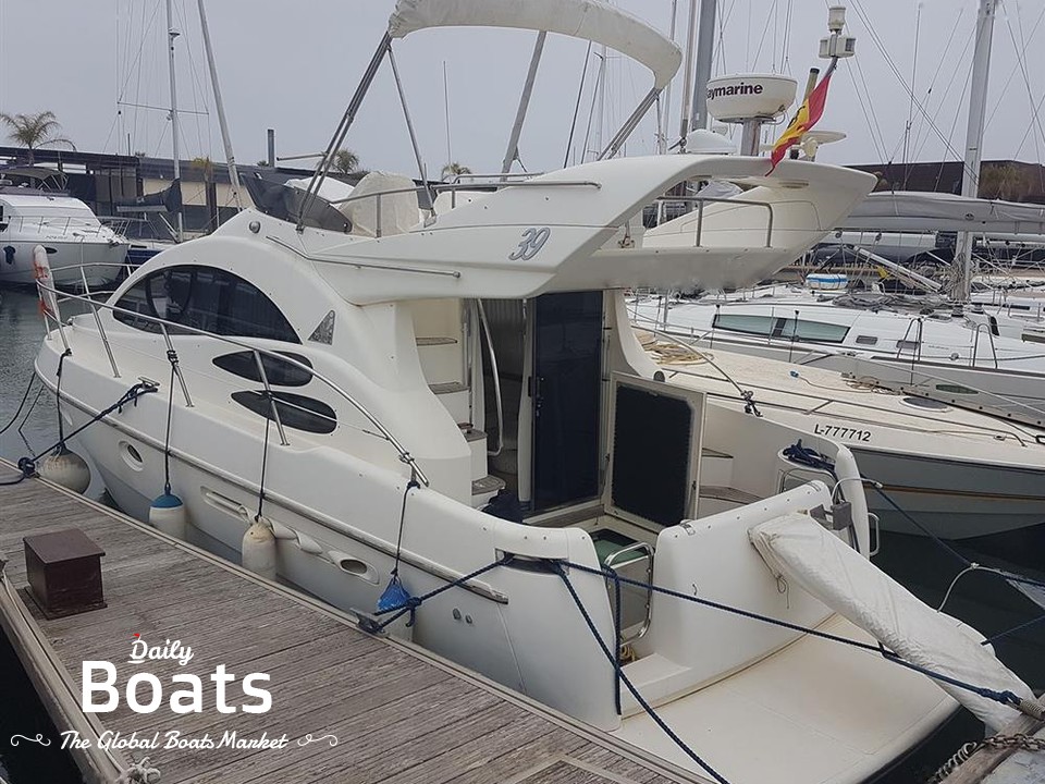 2000 Azimut Yachts 39 for sale. View price, photos and Buy 2000 Azimut ...