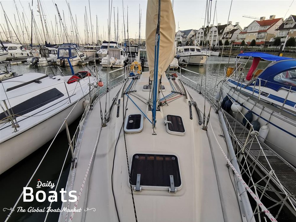 1982 Bénéteau Boats First 30E for sale. View price, photos and Buy 1982 ...