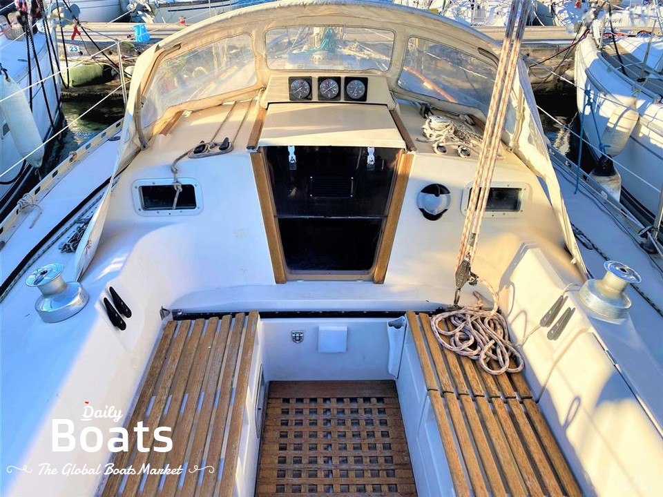 1983 Bénéteau Boats First 32 for sale. View price, photos and Buy 1983 ...