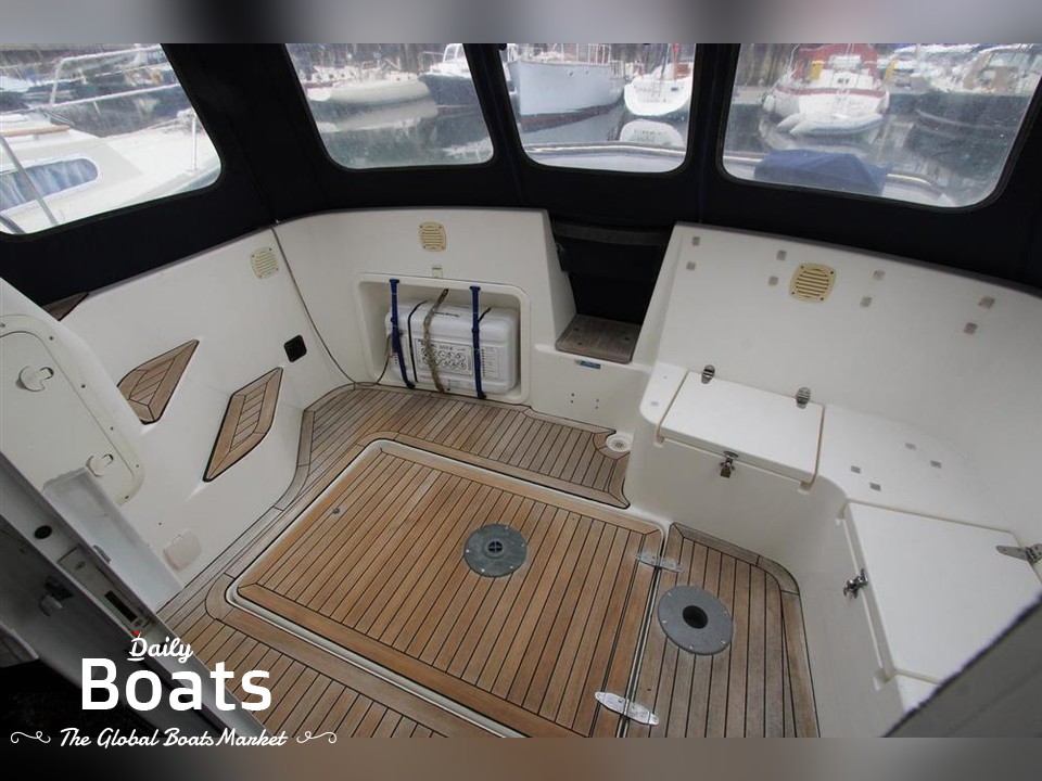 2000 Hardy Motor Boats Commander 32 for sale. View price, photos and ...