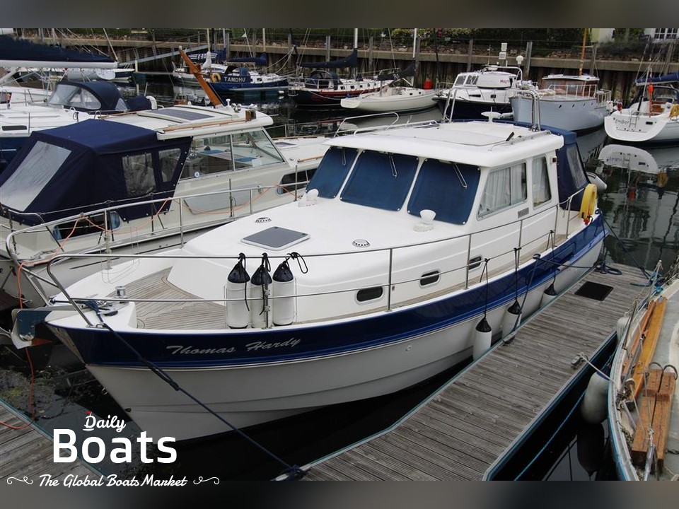 2000 Hardy Motor Boats Commander 32 for sale. View price, photos and ...