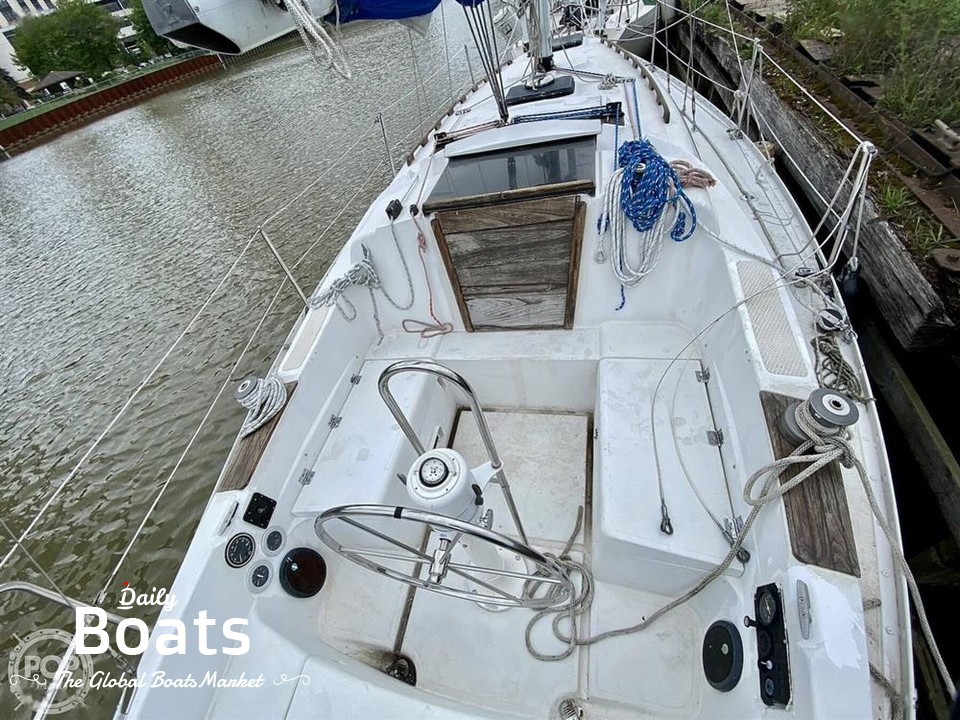 1982 Hunter 31 for sale. View price, photos and Buy 1982 Hunter 31 #190693