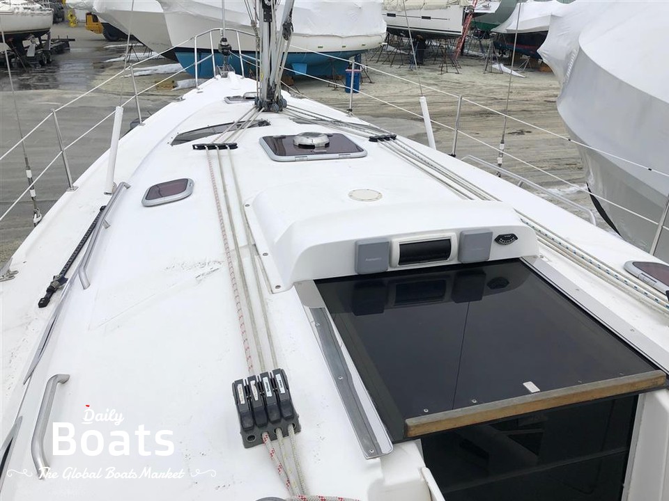 2008 Hunter Legend 38 for sale. View price, photos and Buy 2008 Hunter ...