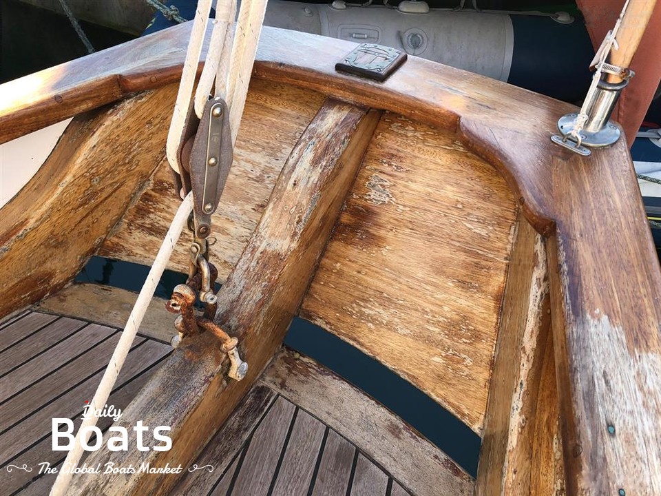 2000 Tyrell and Young of Faversham Colchester Smack 8.9 for sale. View ...