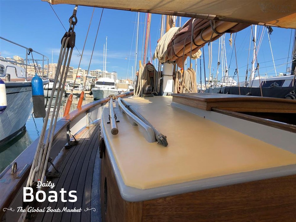 2000 Tyrell and Young of Faversham Colchester Smack 8.9 for sale. View ...