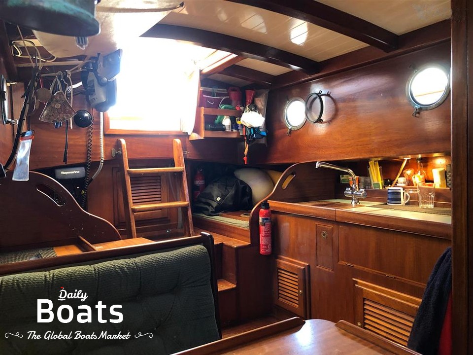 2000 Tyrell and Young of Faversham Colchester Smack 8.9 for sale. View ...