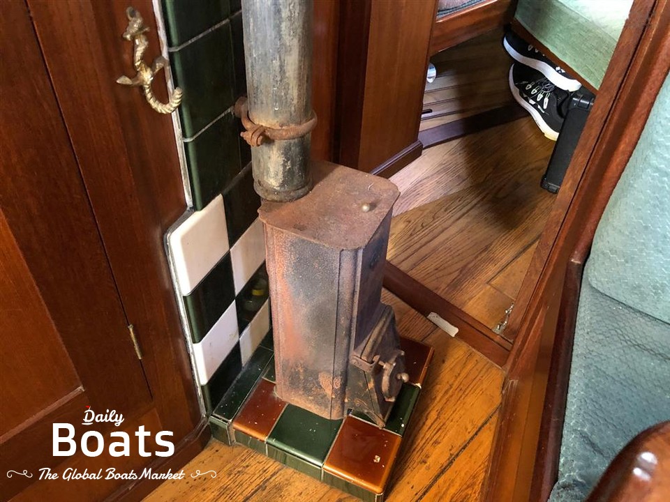 2000 Tyrell and Young of Faversham Colchester Smack 8.9 for sale. View ...