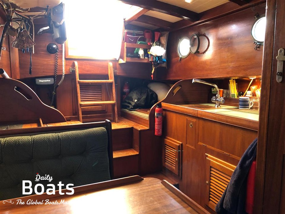 2000 Tyrell and Young of Faversham Colchester Smack 8.9 for sale. View ...