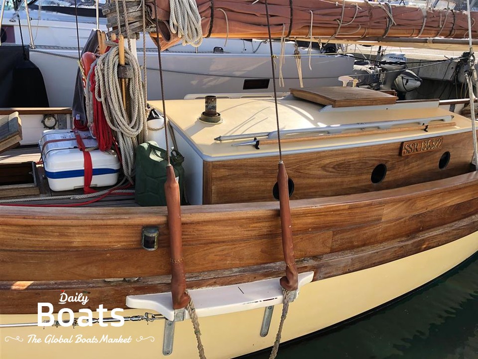 2000 Tyrell and Young of Faversham Colchester Smack 8.9 for sale. View ...