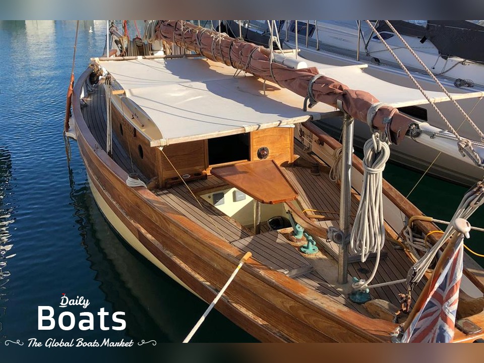 2000 Tyrell and Young of Faversham Colchester Smack 8.9 for sale. View ...