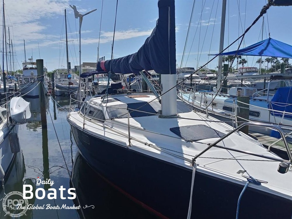 1993 Hunter Vision 36 for sale. View price, photos and Buy 1993 Hunter Vision 36 #192296