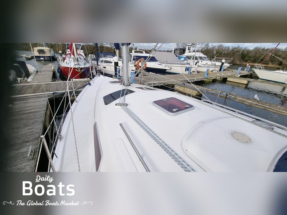 2005 Hunter Legend 33 for sale. View price, photos and Buy 2005 Hunter ...