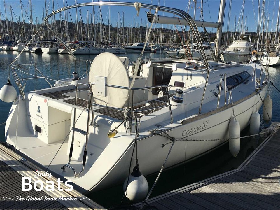 2009 Bénéteau Boats Oceanis 37 for sale. View price, photos and Buy ...