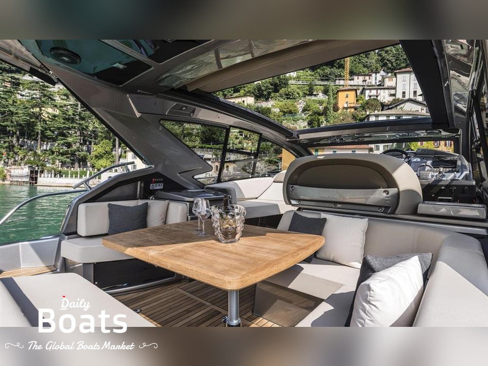 Cranchi M44 Hard Top for sale. View price, photos and Buy Cranchi M44 ...